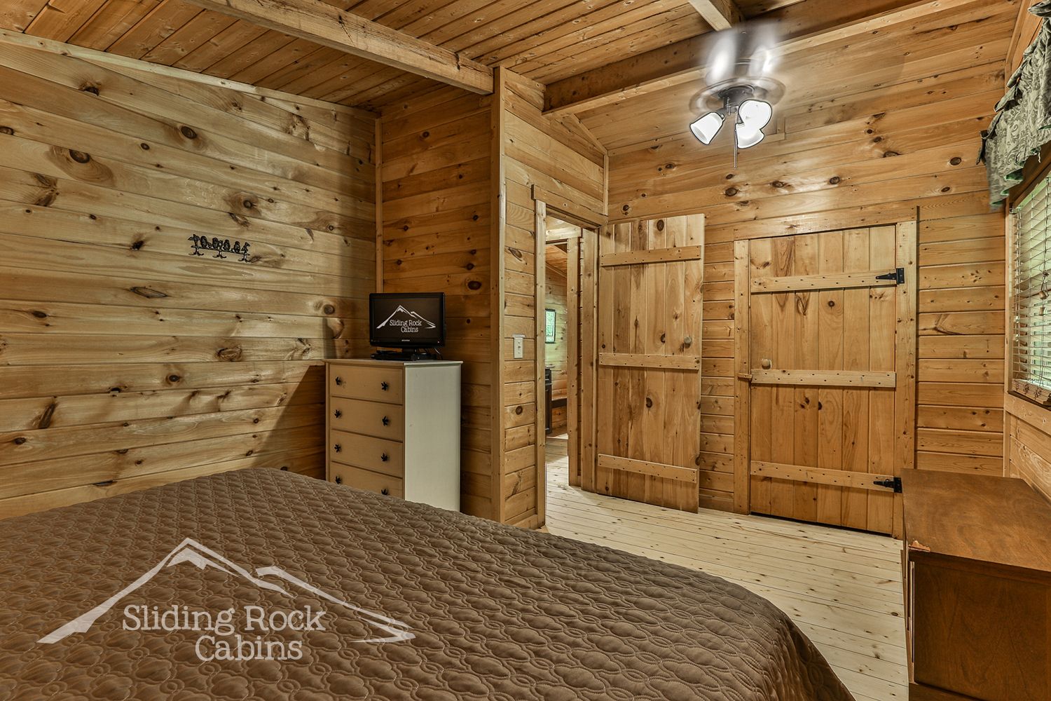 Water's Edge Cabins | Sliding Rock Cabins®